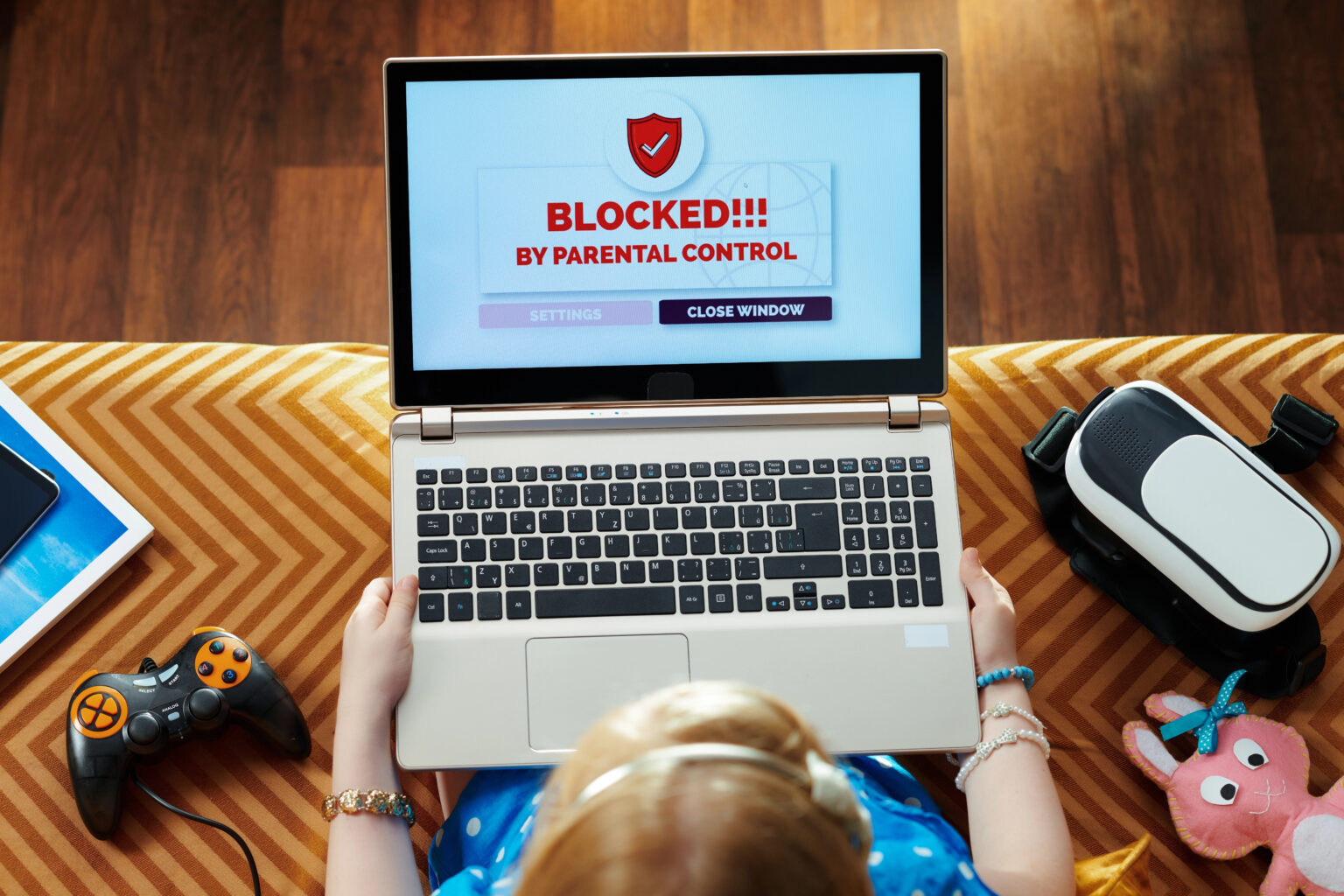 10 Ways to Set Healthy Screen Limits With Kids, According To Experts
