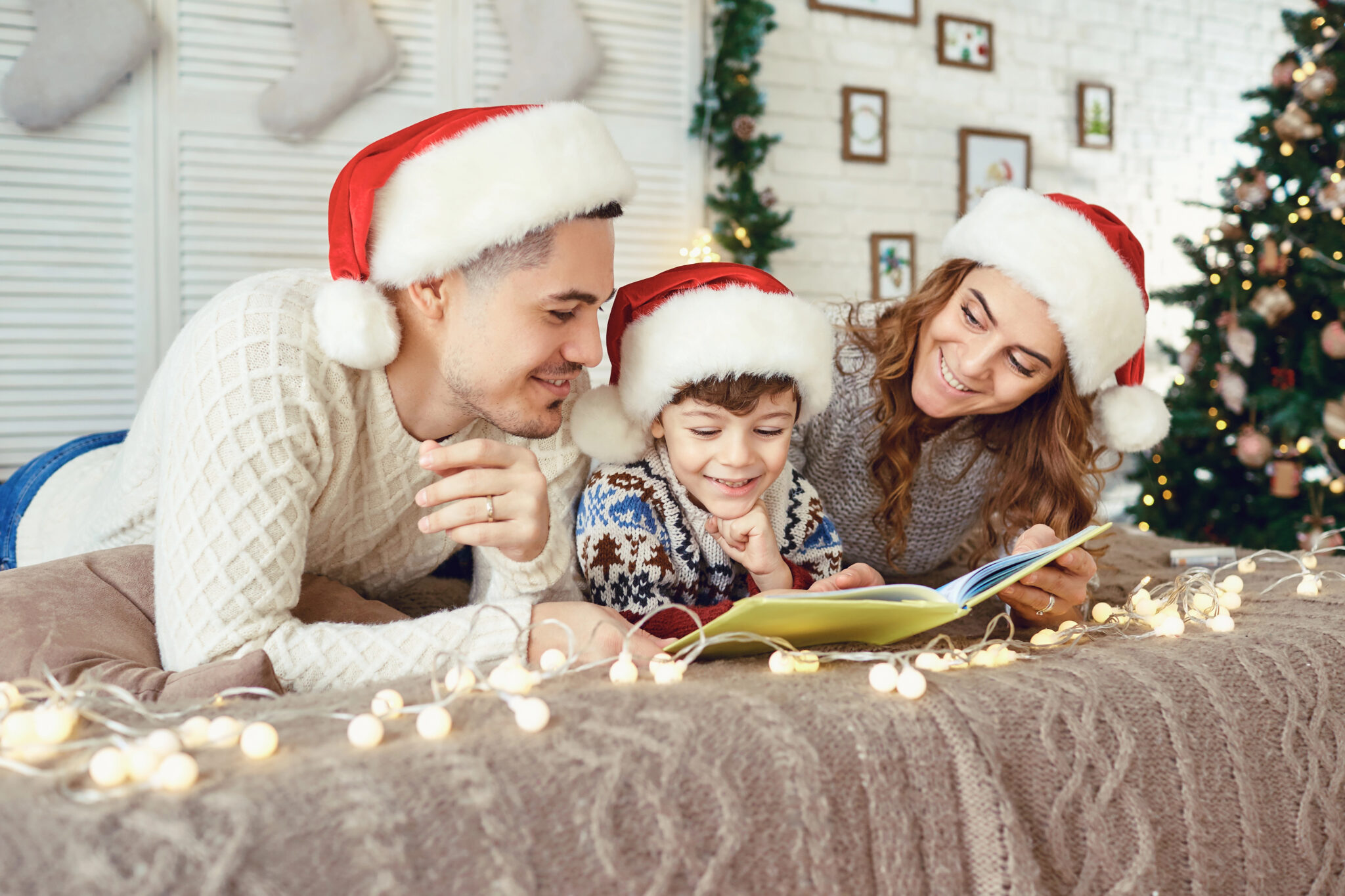 11 Christmas Morning Traditions to Start With Your Kids This Year