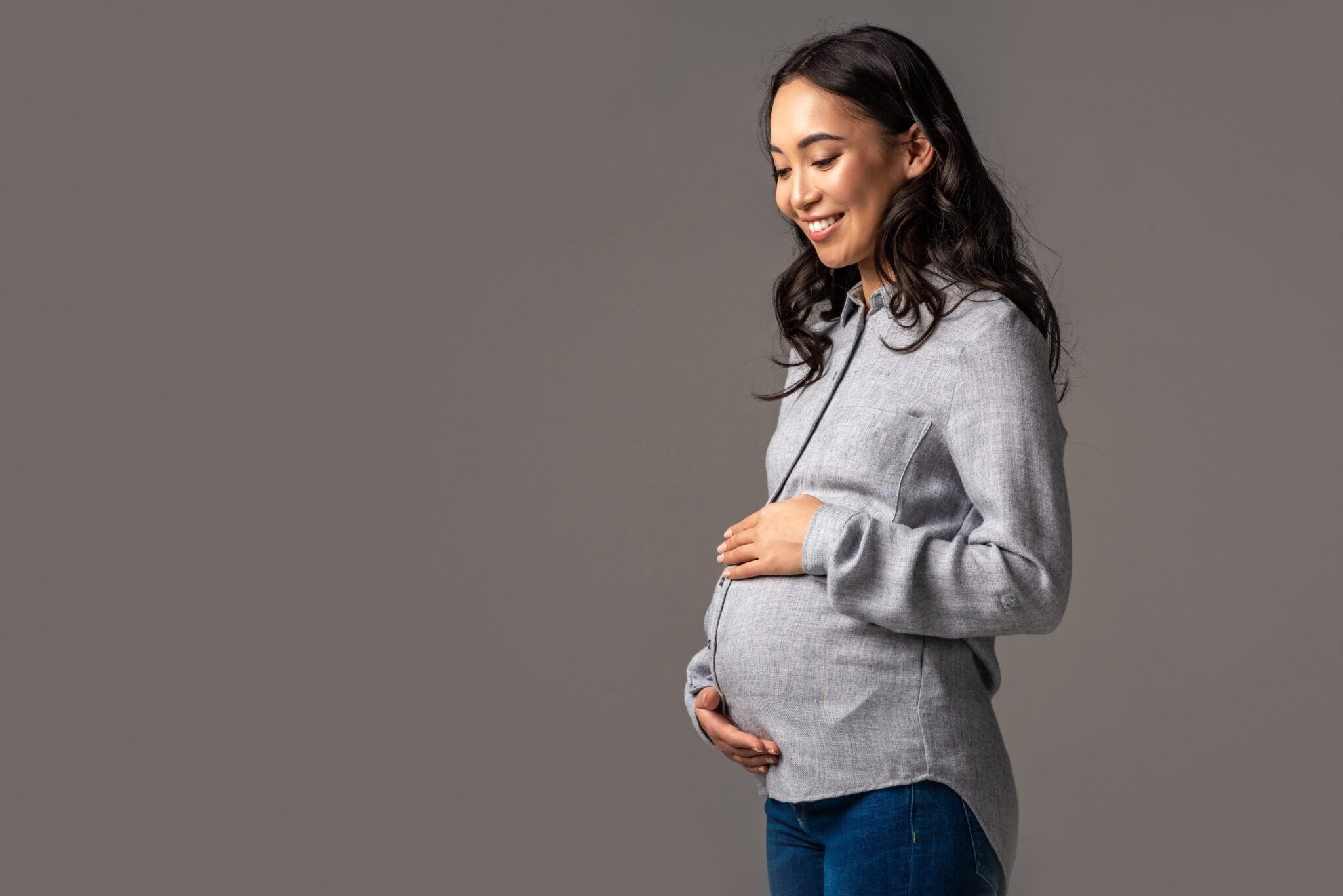 33 Weeks Pregnant: Symptoms, Baby Development & Other Info