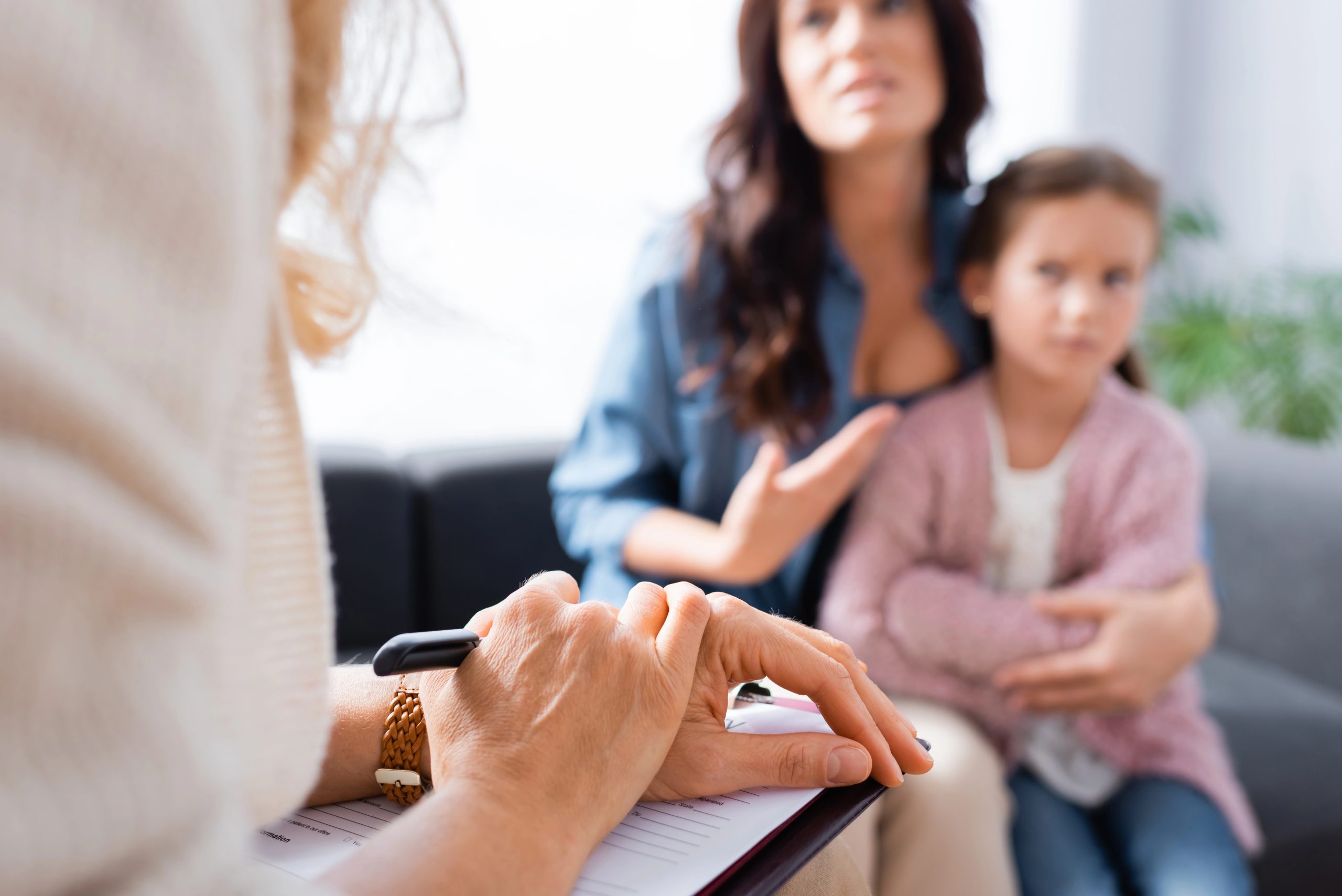 10 Phrases Therapists Say Parents Should Stop Using Immediately